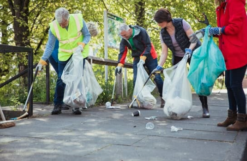 The Importance of Community Cleanups – Thompson Earth Systems Institute